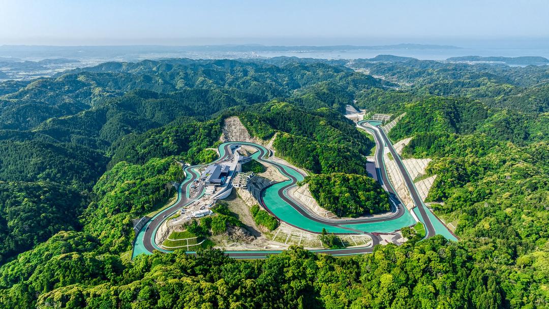 MAGARIGAWA | CORNES 高級外車・中古車の購入ならコーンズ・モータース